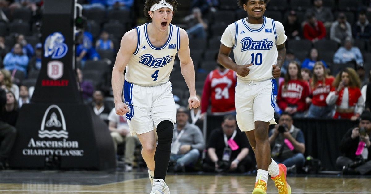 Drake's Conor Enright to transfer to DePaul