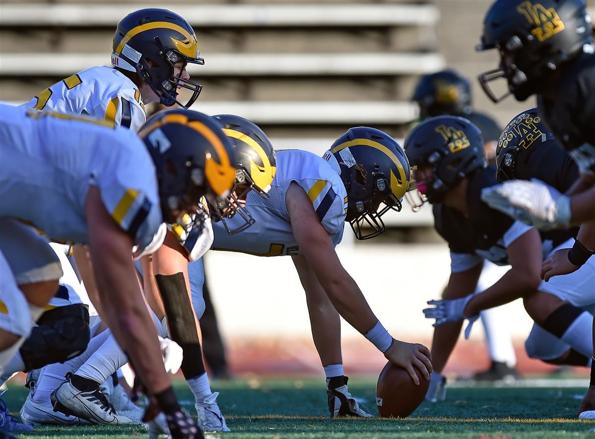 PHOTO GALLERY: Late FG Lifts Bellevue Over Lincoln, Wolverines Advance ...