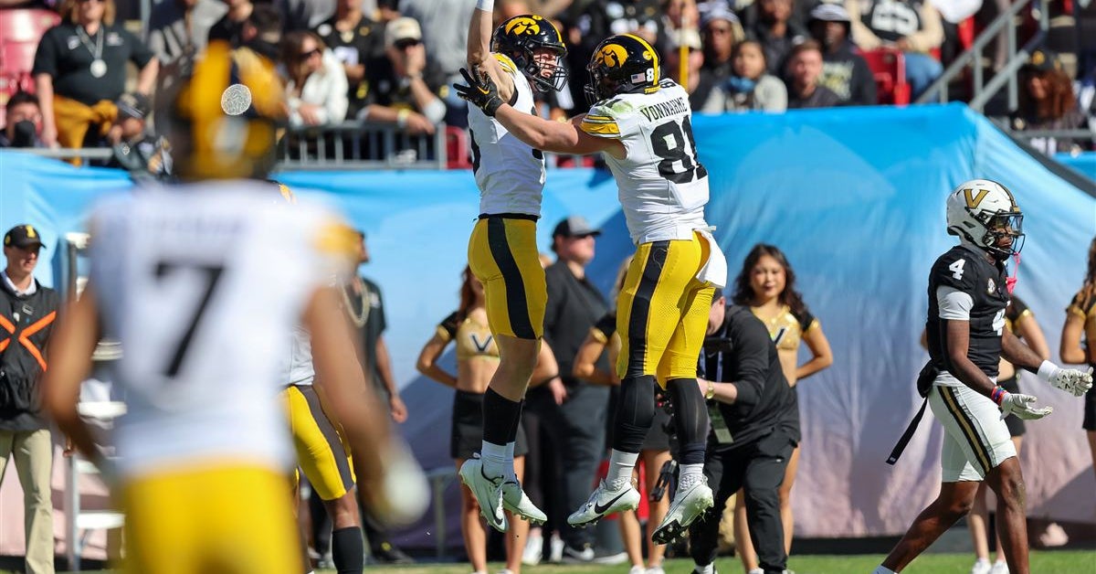 Four Downs: Iowa 34, Vanderbilt 27