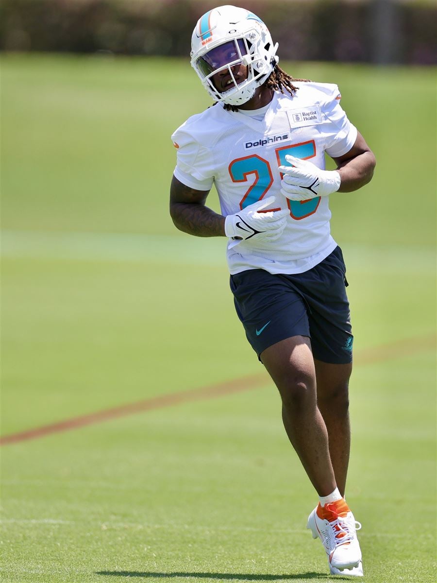 Jaylen Wright debuts new jersey number with Dolphins at rookie minicamp