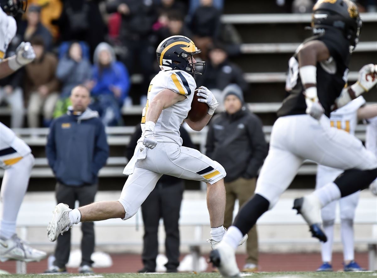 PHOTO GALLERY: Late FG Lifts Bellevue Over Lincoln, Wolverines Advance ...