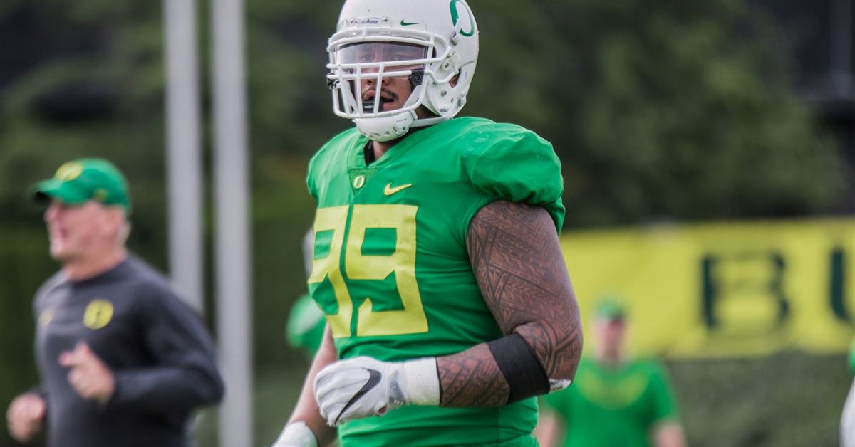 Oregon DL Austin Faoliu ejected from USC game