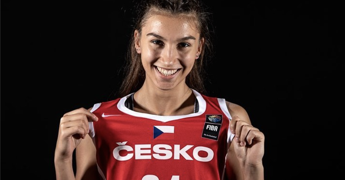 IU women's basketball adds international guard Valentyna Kadlecova to ...