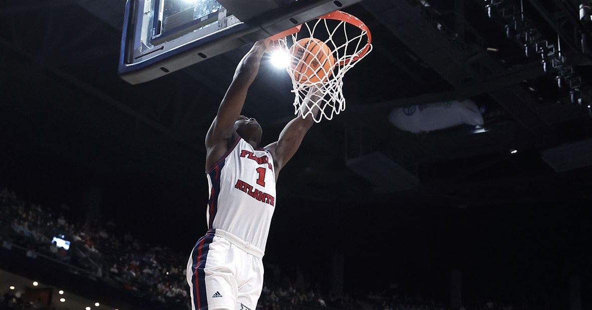 Johnell Davis steps up and makes history to lead FAU to Sweet 16