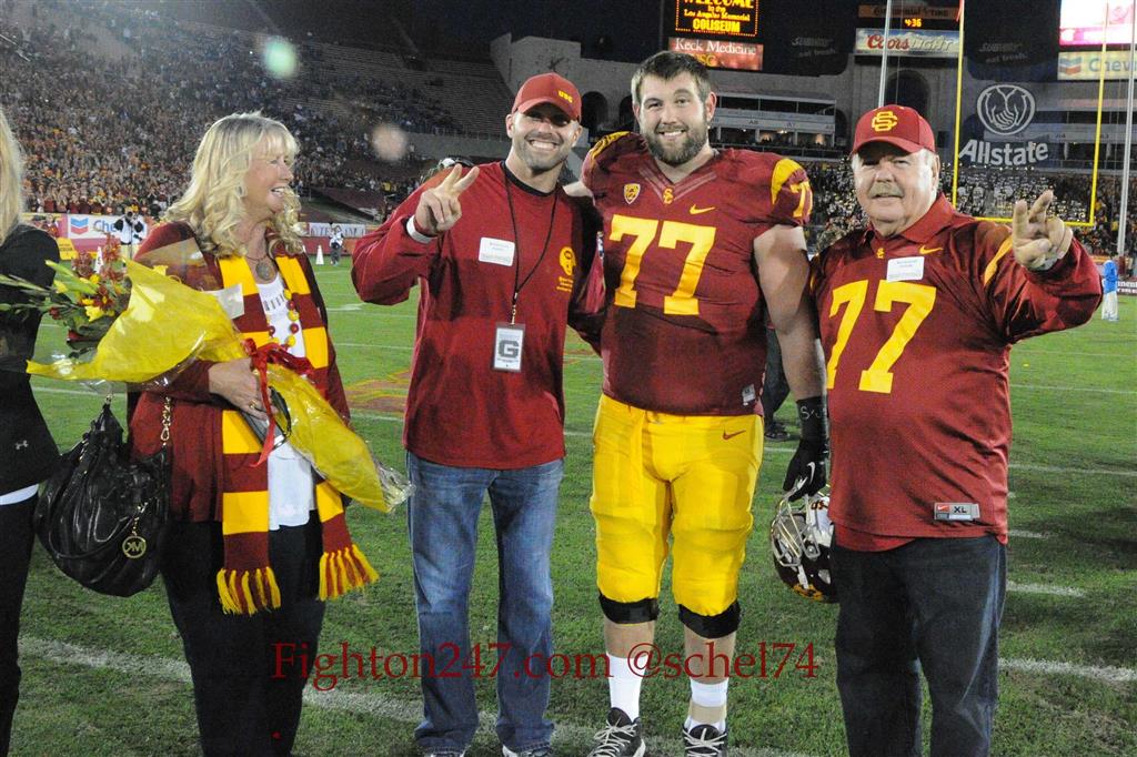 Eagles Sign Former Trojans OT Kevin Graf