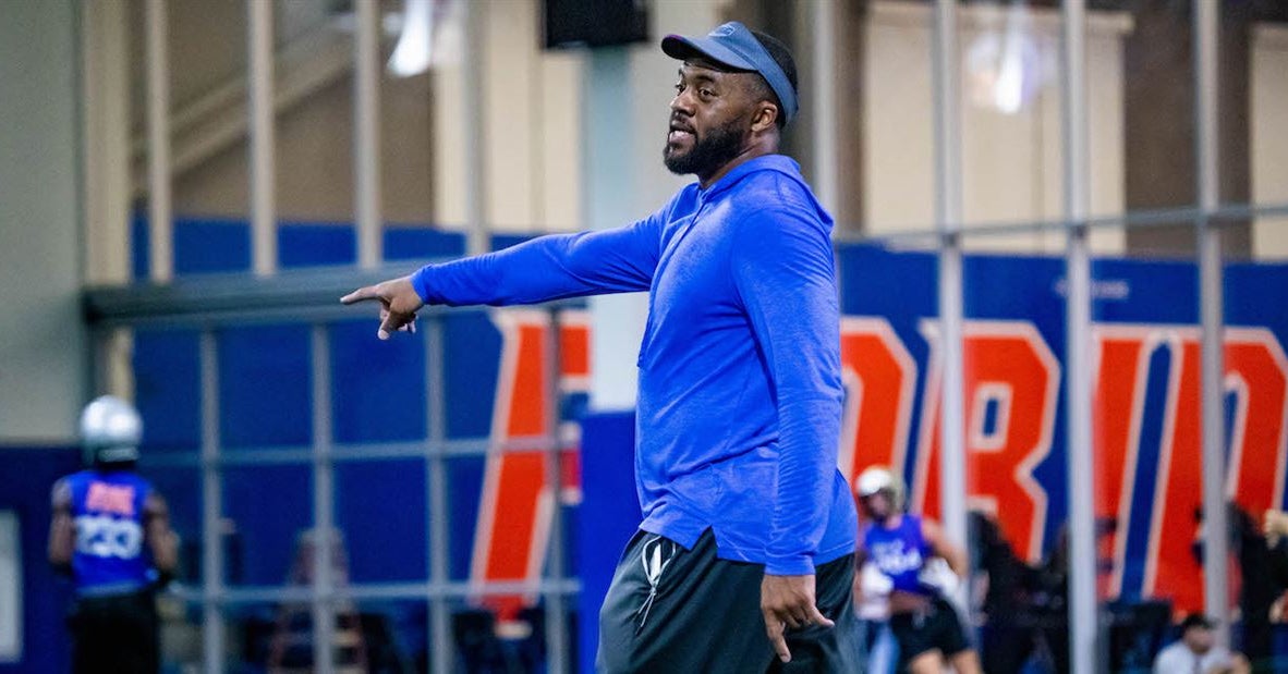 Gators assistant Keary Colbert joining Denver Broncos staff