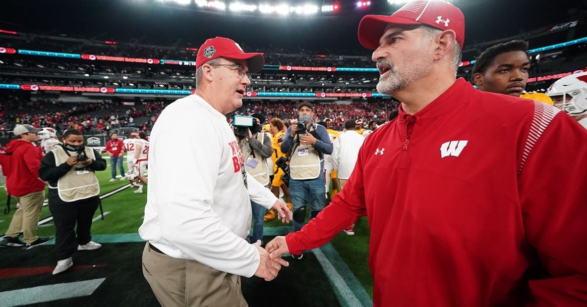 Report: Offensive line coach Joe Rudolph leaving Wisconsin for Virginia ...