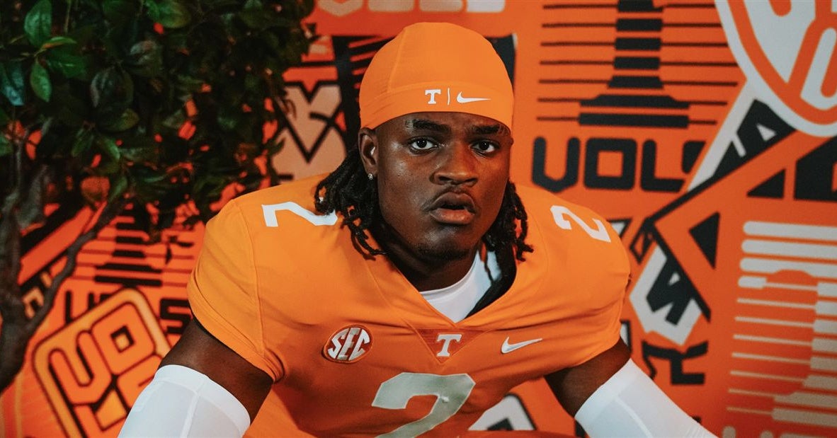 Four-star edge, former Texas A&M commit Jordan Carter commits to Tennessee
