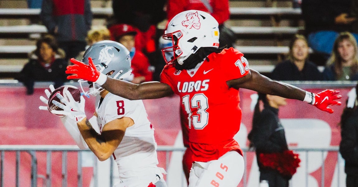 Mateer tosses pigskin to near perfection, aids Wazzu 28-14 halftime lead