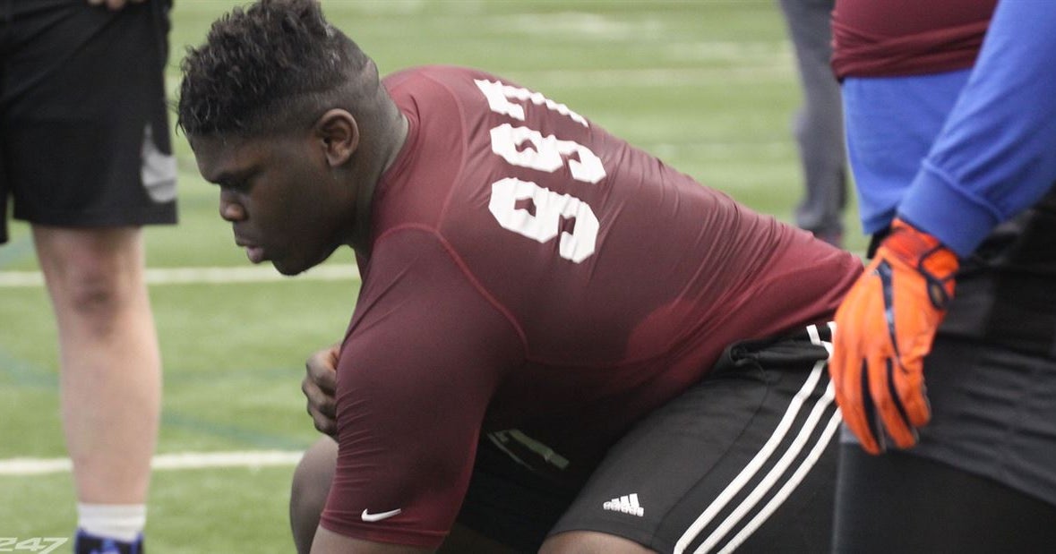 Watch: 2021 OL Jaeden Roberts has dominant reps at STL Opening