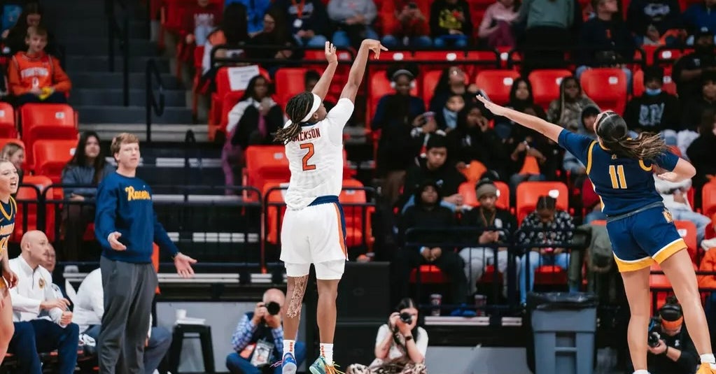 Illini WBB freshman Destiny Jackson ups aggression offensively vs ...