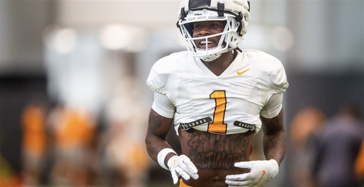 Vols getting newcomers up to speed on warp-speed offense