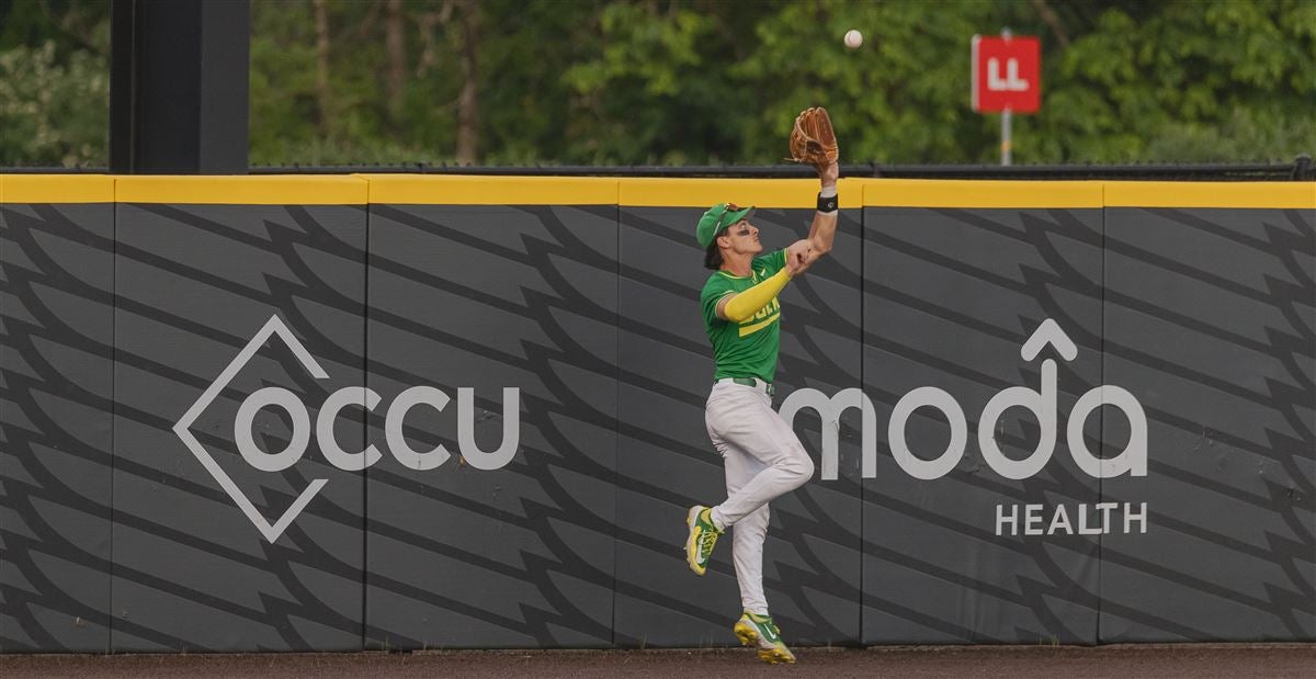 Photos from Oregon's Senior Day and three-game sweep of Washington