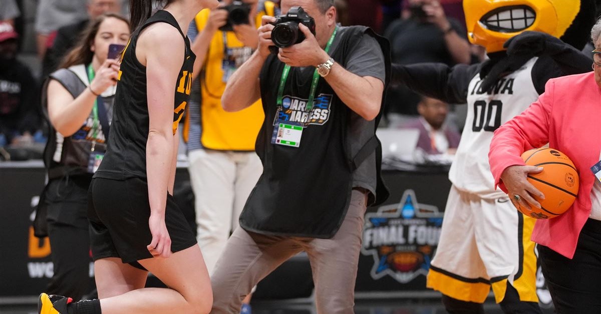 Caitlin Clark named Wooden Award winner, sweeps all major player of the year awards