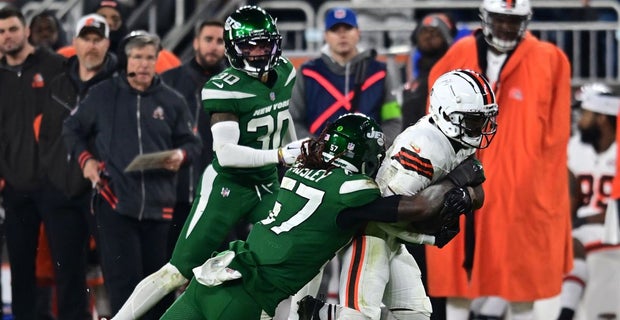 Former Ole Miss wide receiver Elijah Moore suffers scary injury on ...