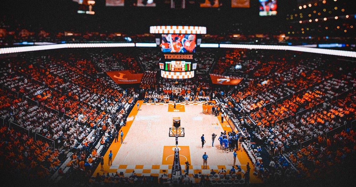Vols announce 'Checker TBA' plans for Arkansas game