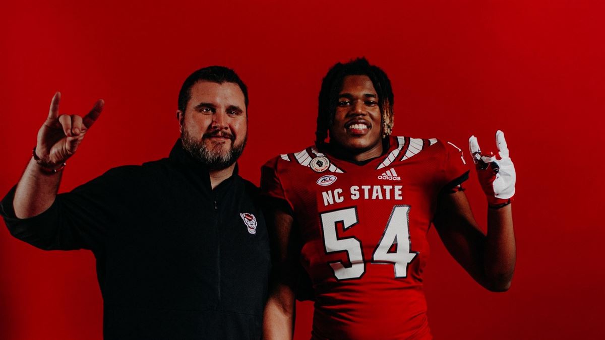 In-state 2023 OT Darion Rivers commits to NC State