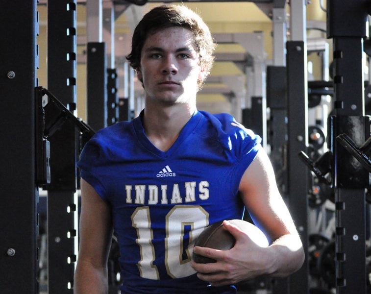 Mangus hands out 2017 quarterback offer