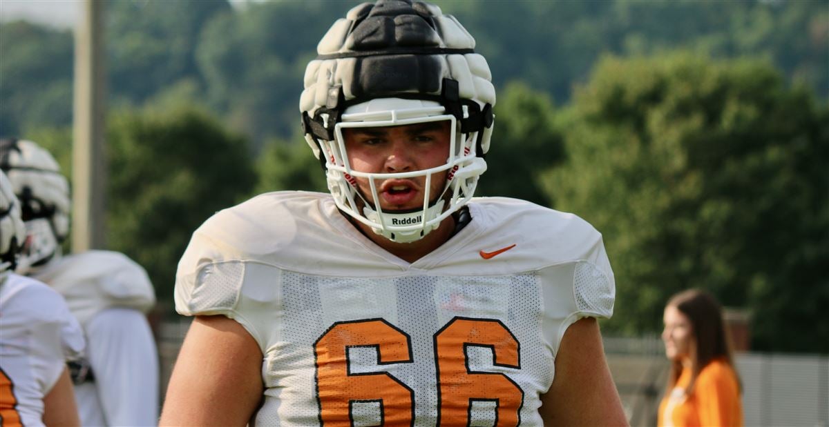 Dayne Davis touts Vols' culture change from 'agonizing' to fun