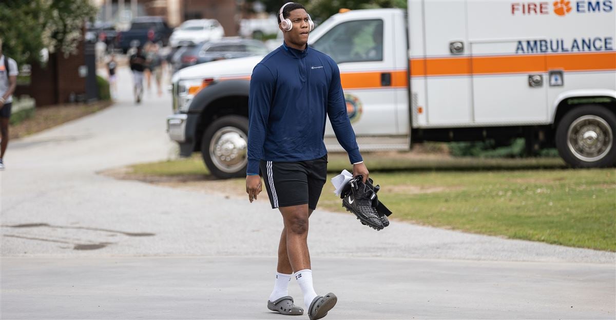 Gators stand out the most to Peach State OT Favour Edwin