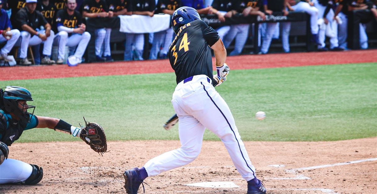 ECU tops Charlotte to record ninth straight victory