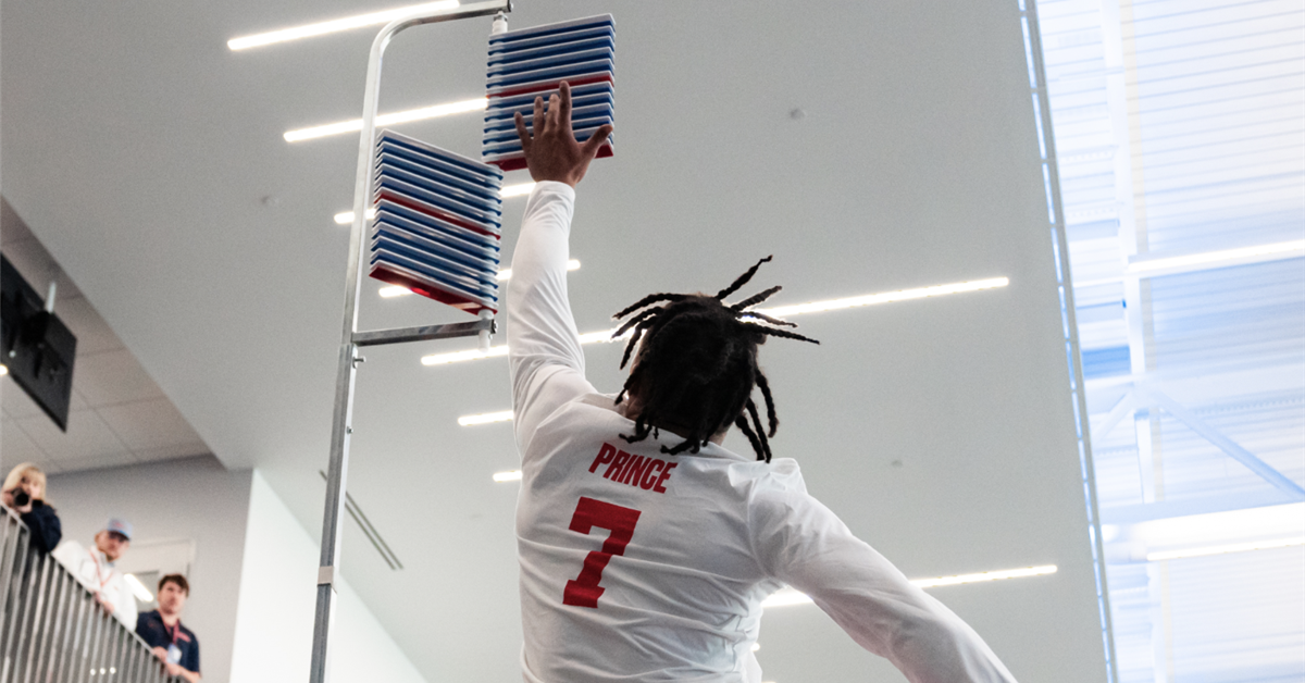 Deantre Prince putting family and Charleston community on his shoulders ...