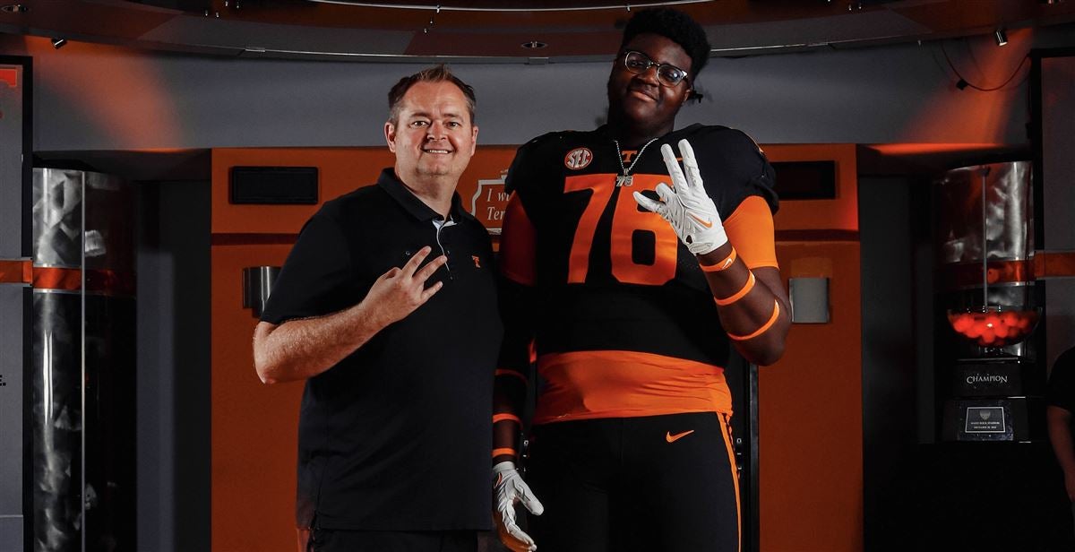 Warren helps Vols move higher within top 10 of team recruiting rankings