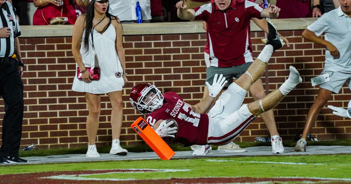 Drake Stoops announced as a semifinalist for William V. Campbell Trophy
