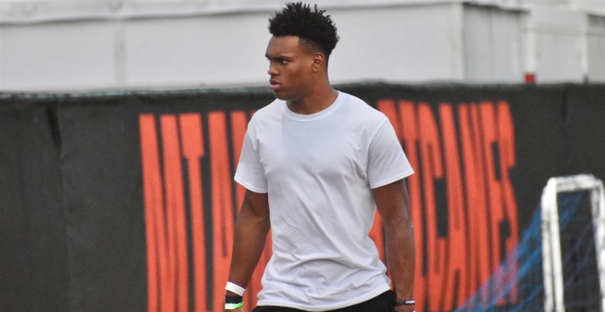 LB Devon Jackson pushes back decision coming off official visit to Miami