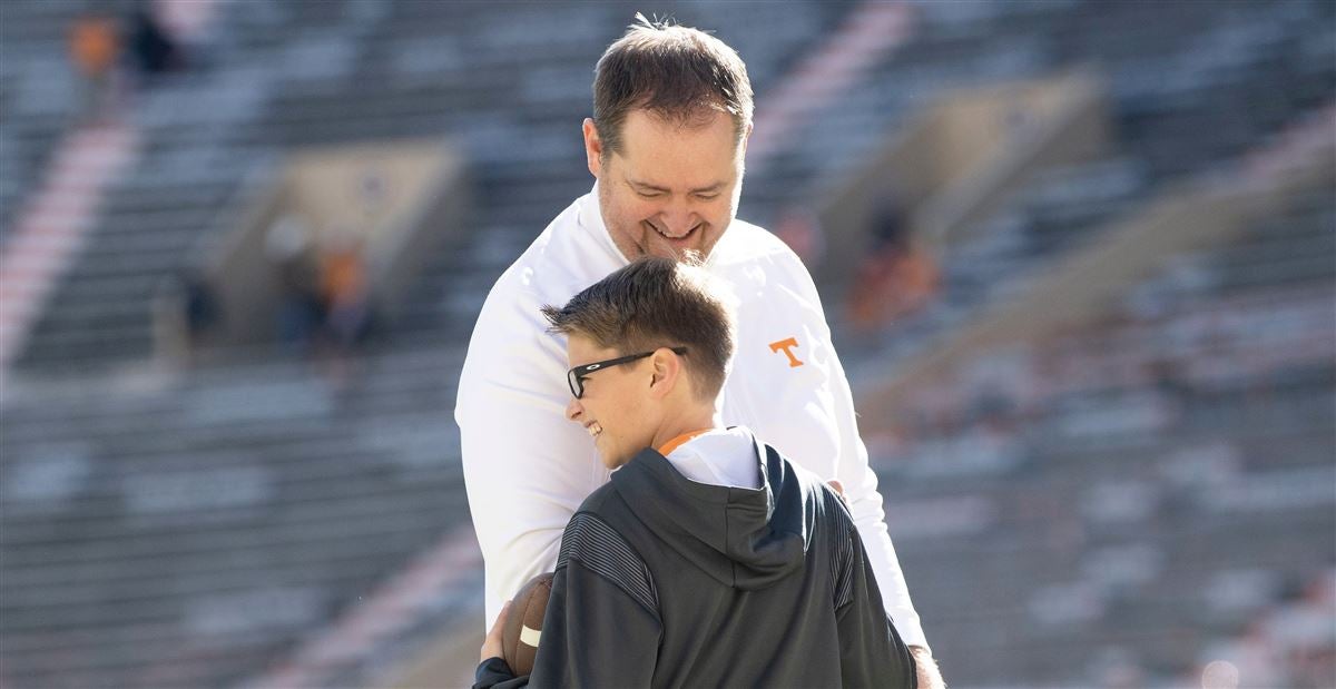 Barnes marvels at Vols' Josh Heupel prioritizing family during Bama week