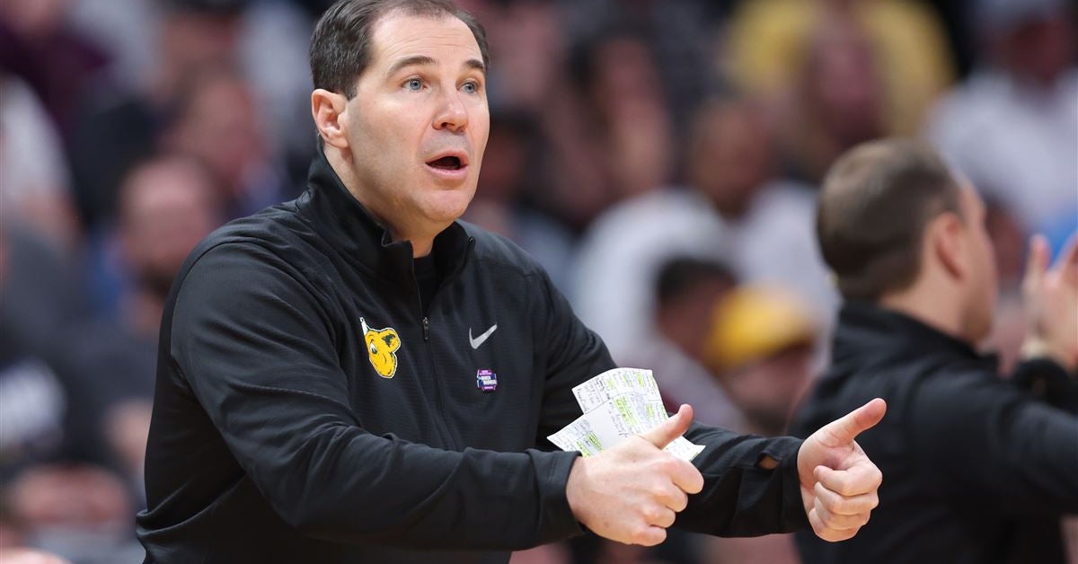 Scott Drew Reconstructs Staff Ahead of New Season