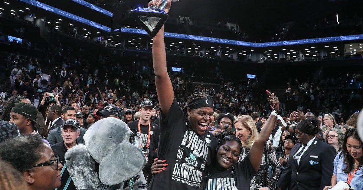 WATCH: Statue of Liberty dons WNBA championship ring in new Nike ad