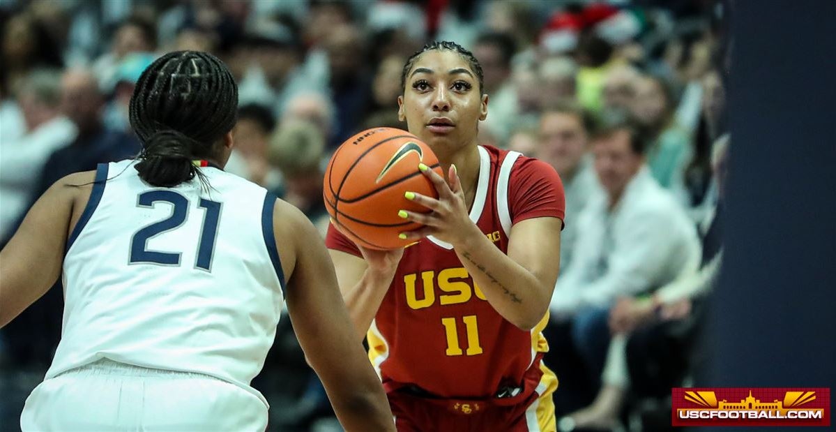 Five-star freshman Kennedy Smith's return gives USC boost against UConn ...