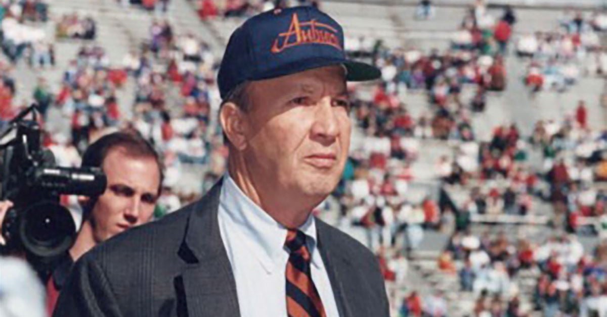Statues of Auburn football icons Dye, Jordan and Hare to be unveiled on ...