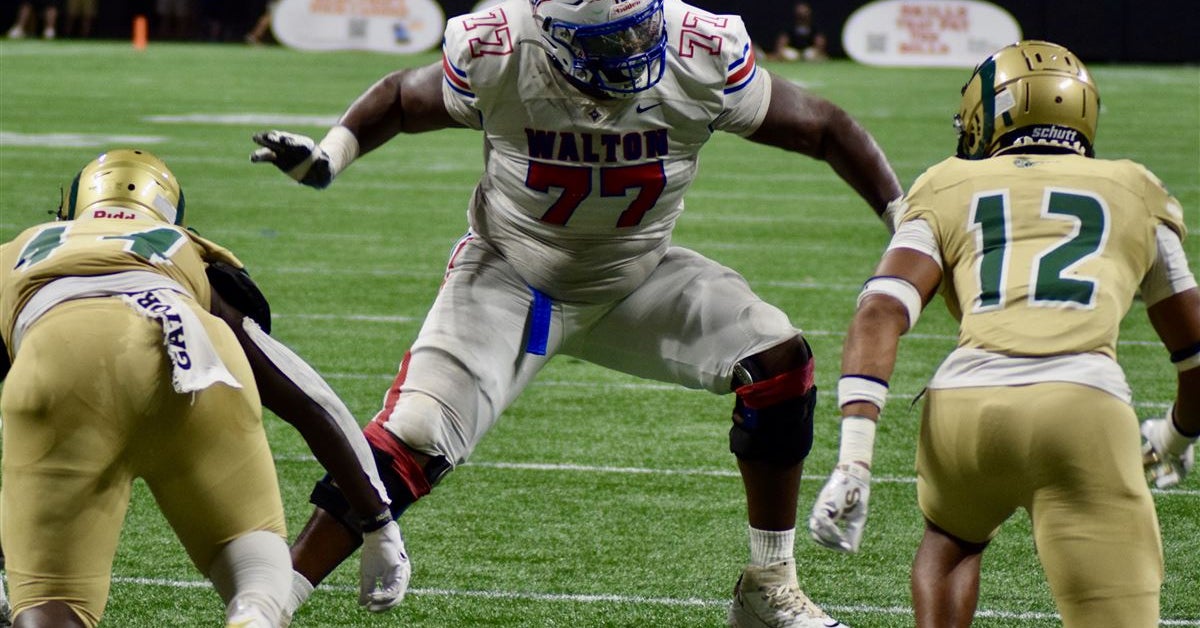 4-star offensive tackle Daniel Calhoun officially signs with Georgia