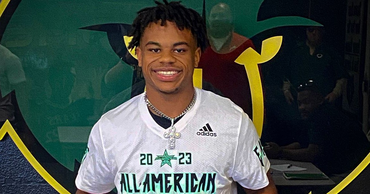 Oregon commit Cole Martin receives All-American Bowl jersey