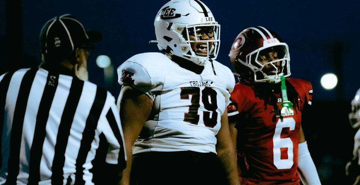 2027 OL Shavezz Dixon commits to Ole Miss