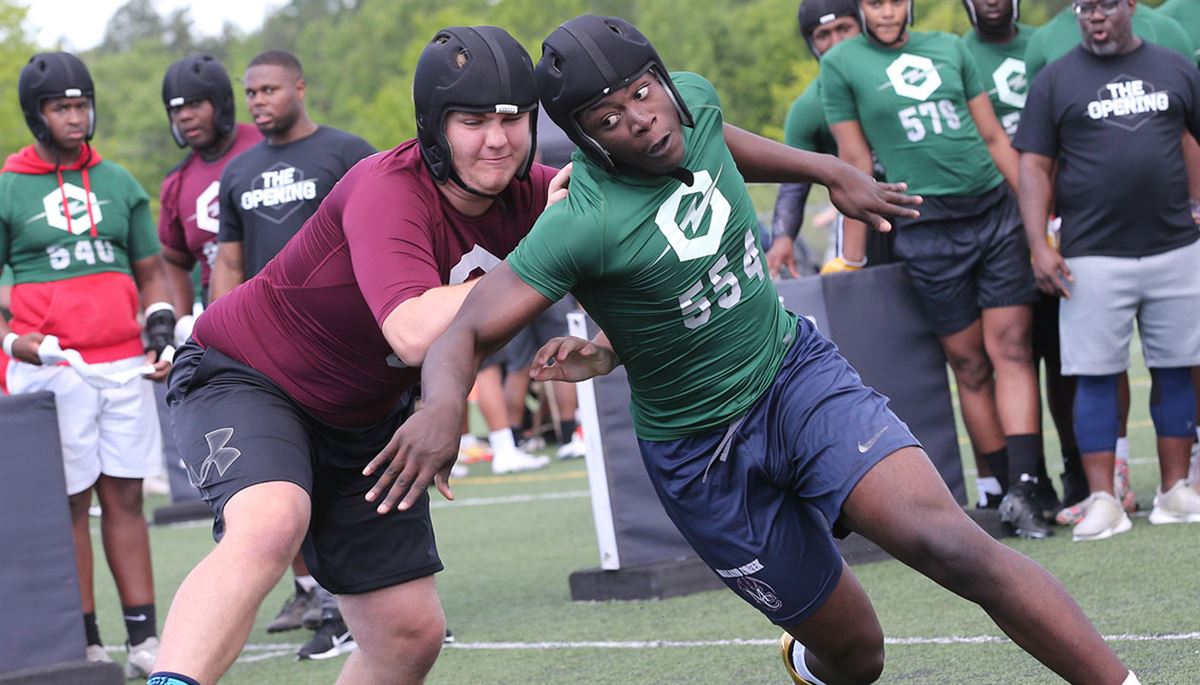 UNC Battling Coastal Rivals for DE Quentin Williams