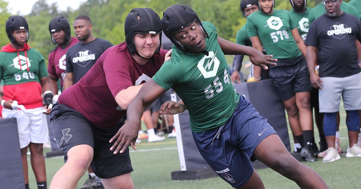 UNC Battling Coastal Rivals for DE Quentin Williams