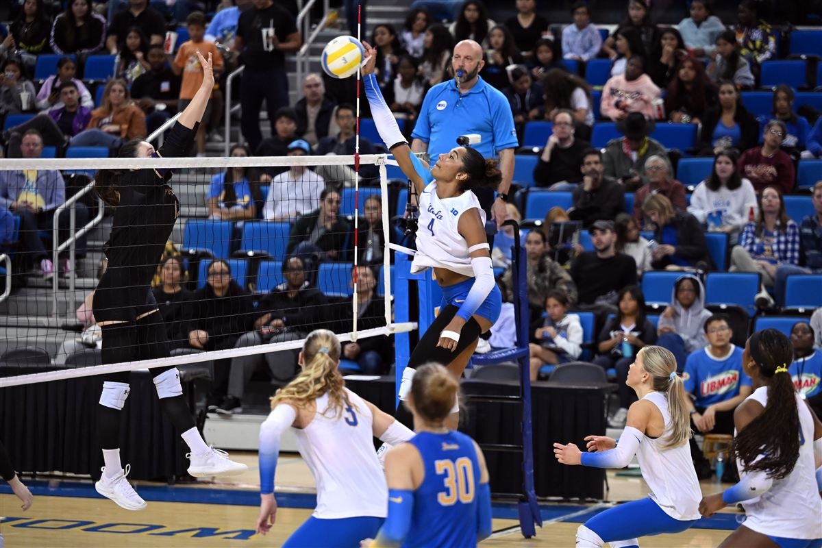 Photo Gallery: Women's Volleyball keeps tournament hopes alive with 5 ...
