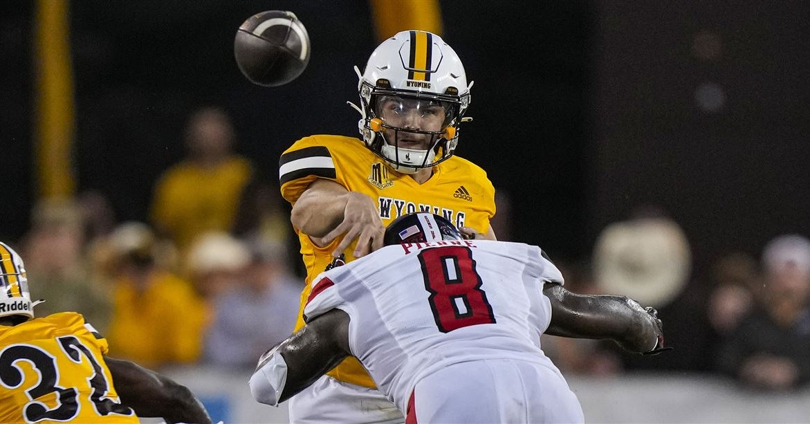 ‘Take ‘em to the deep end of the pool’: Wyoming QB Andrew Peasley ...