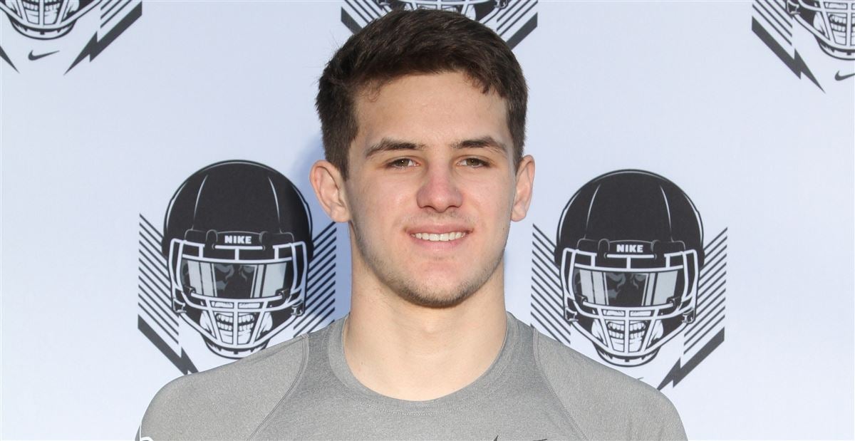 Aaron Howell Profile Photos