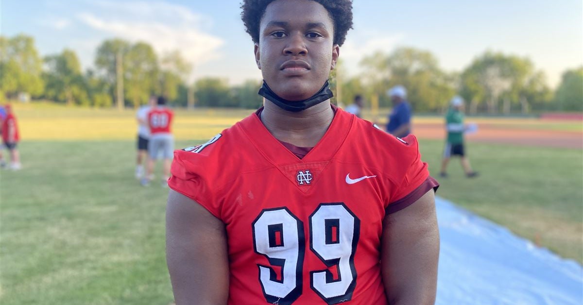 Three-star defensive tackle Roderick Pierce commits to Wisconsin