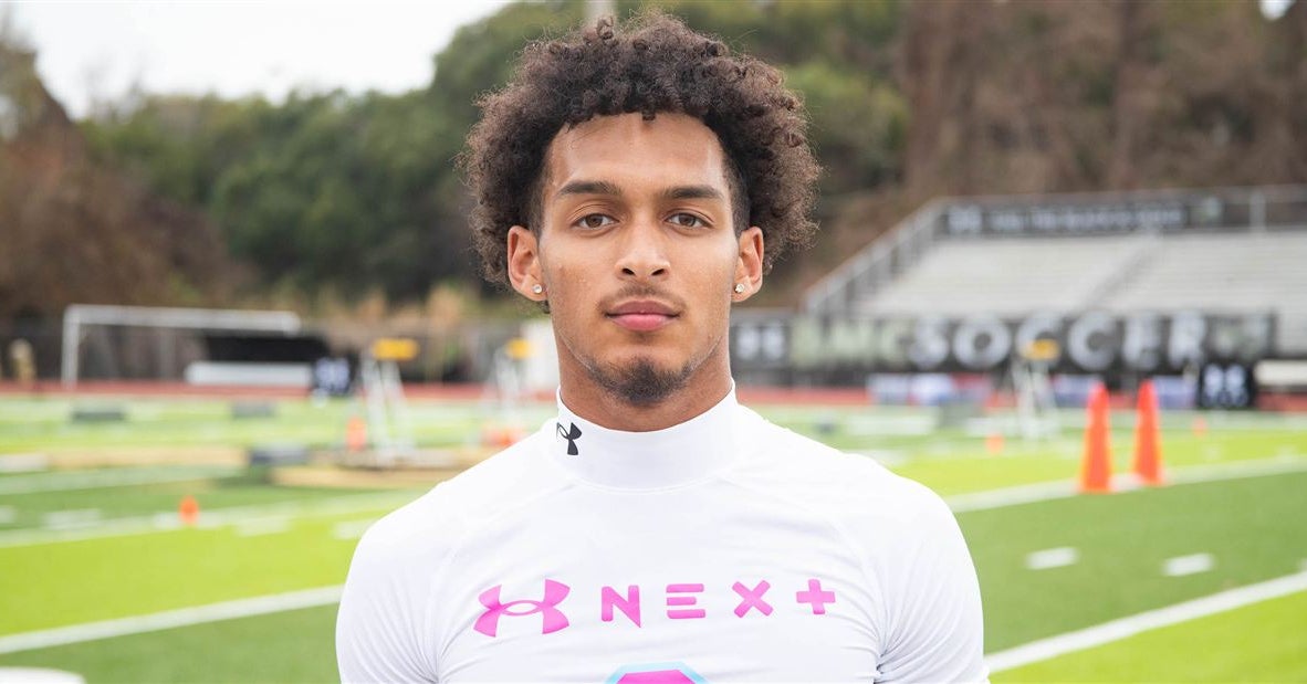 2027 WR Sebastian Lora starting to blow up this offseason, lines up 6 ...