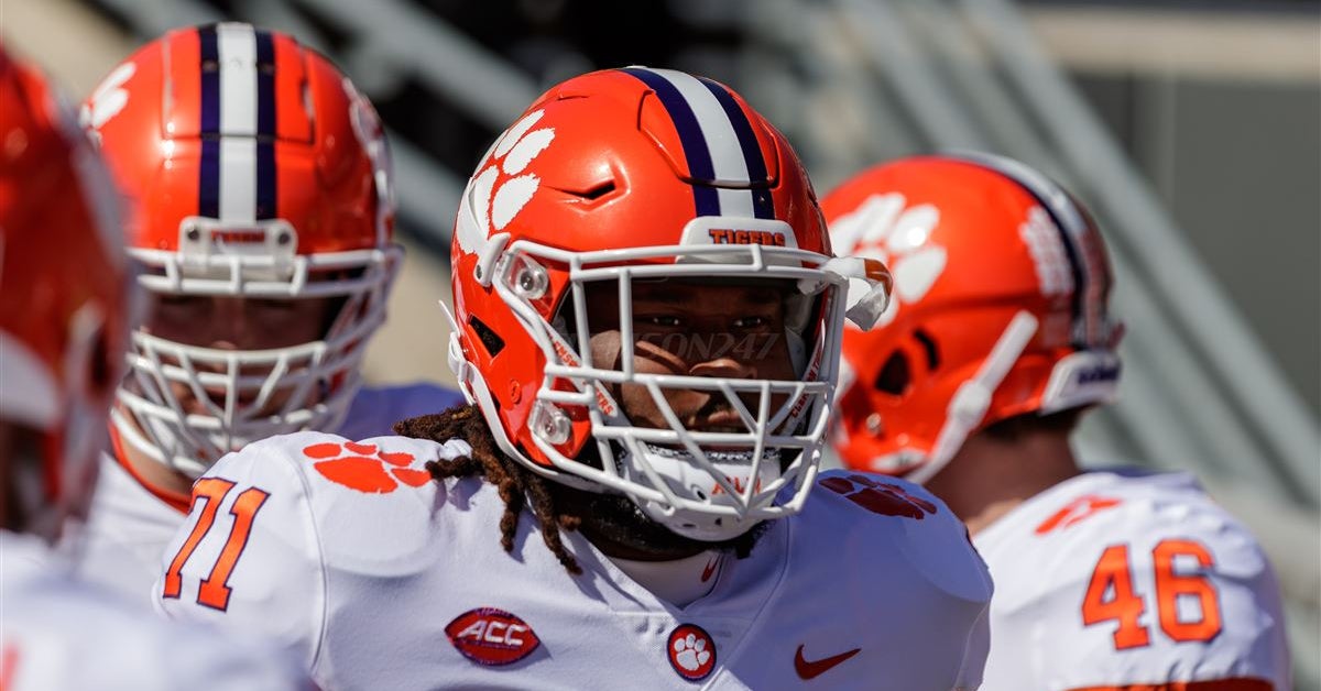 Jordan McFadden: Clemson offense can 'shock the country'