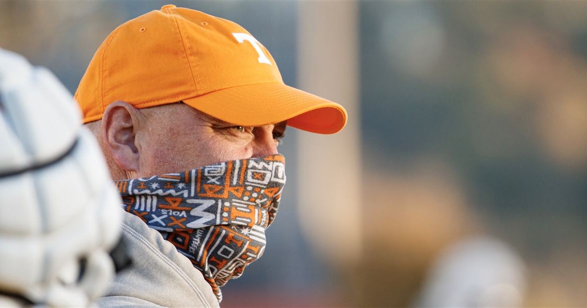 Chris Weinke talks quarterbacks at Knoxville QB Club