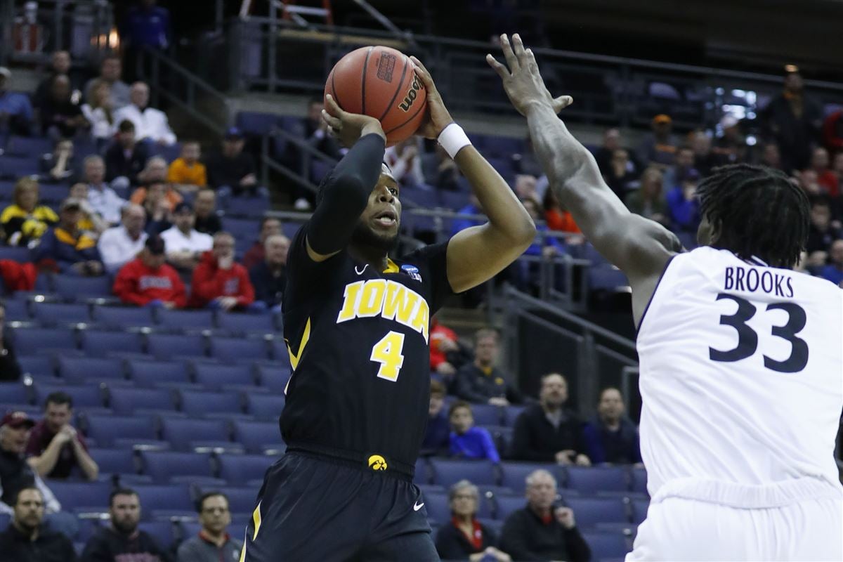What it means: Isaiah Moss transferring from Iowa