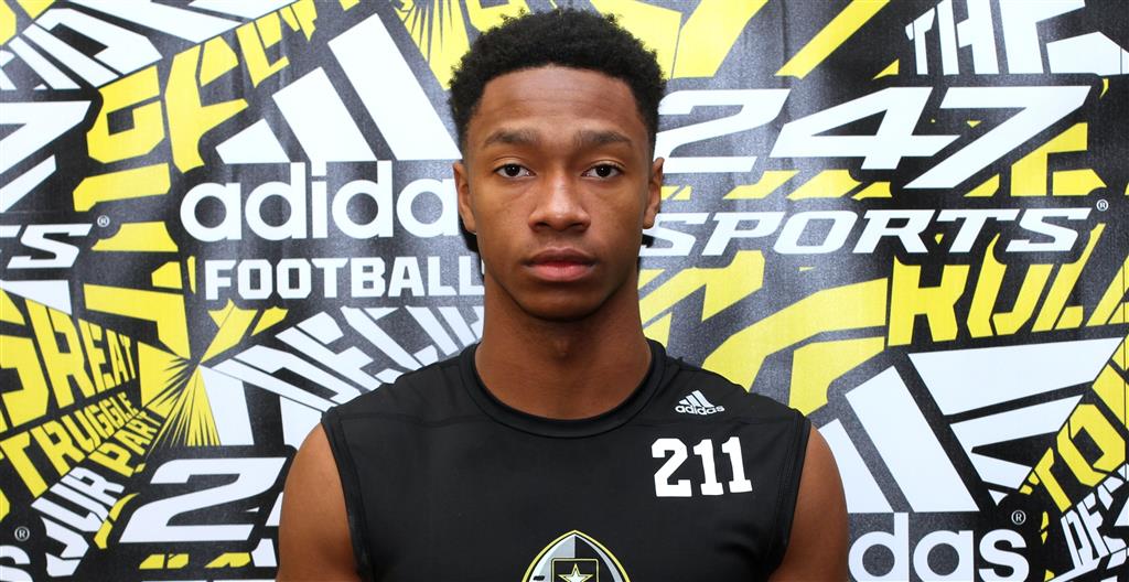 2017 CB Turner connects with USF coaches