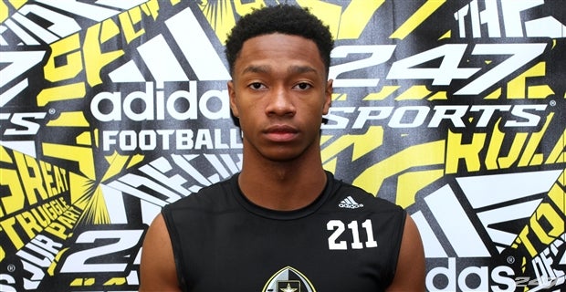 2017 CB Turner connects with USF coaches