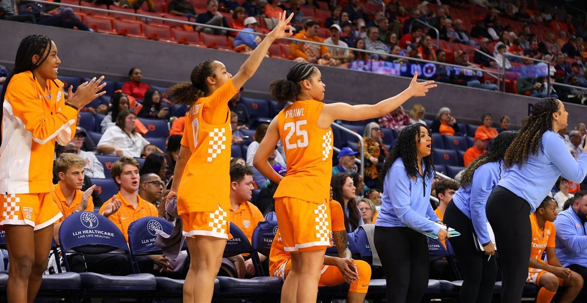 Lady Vols open SEC play at 2-0